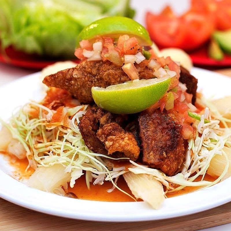 Yuca con chicharrón: un sabor propio de la mesa catracha