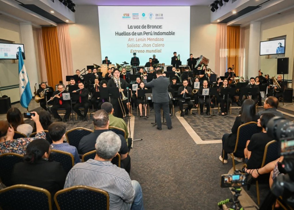 La Banda de los Supremos Poderes celebra 129 años con su primer disco ...