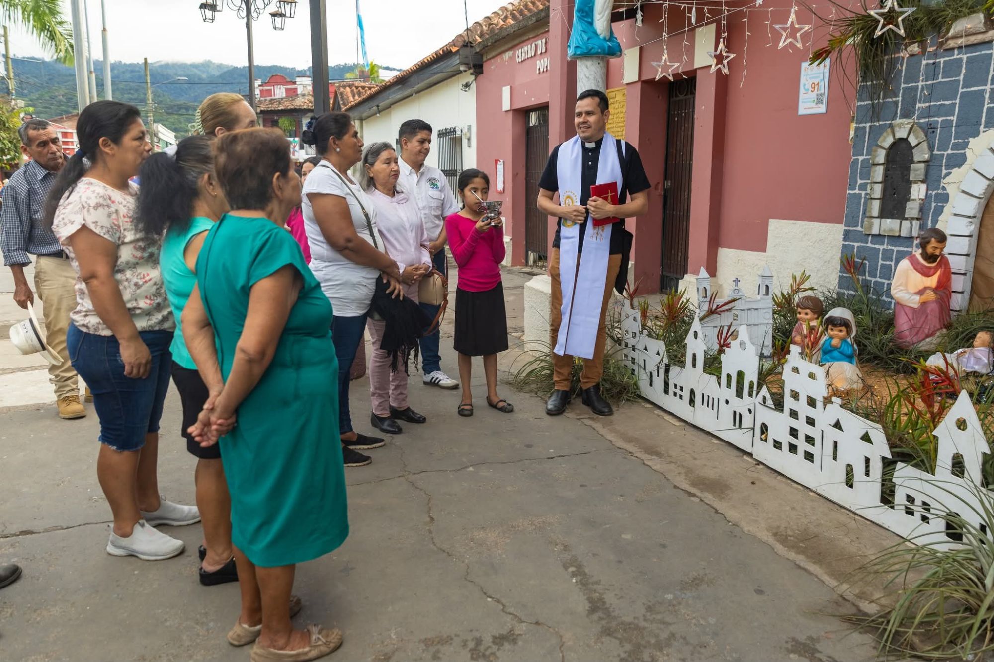 Familias y comunidad preservan las tradiciones navideñas en Copán Ruinas